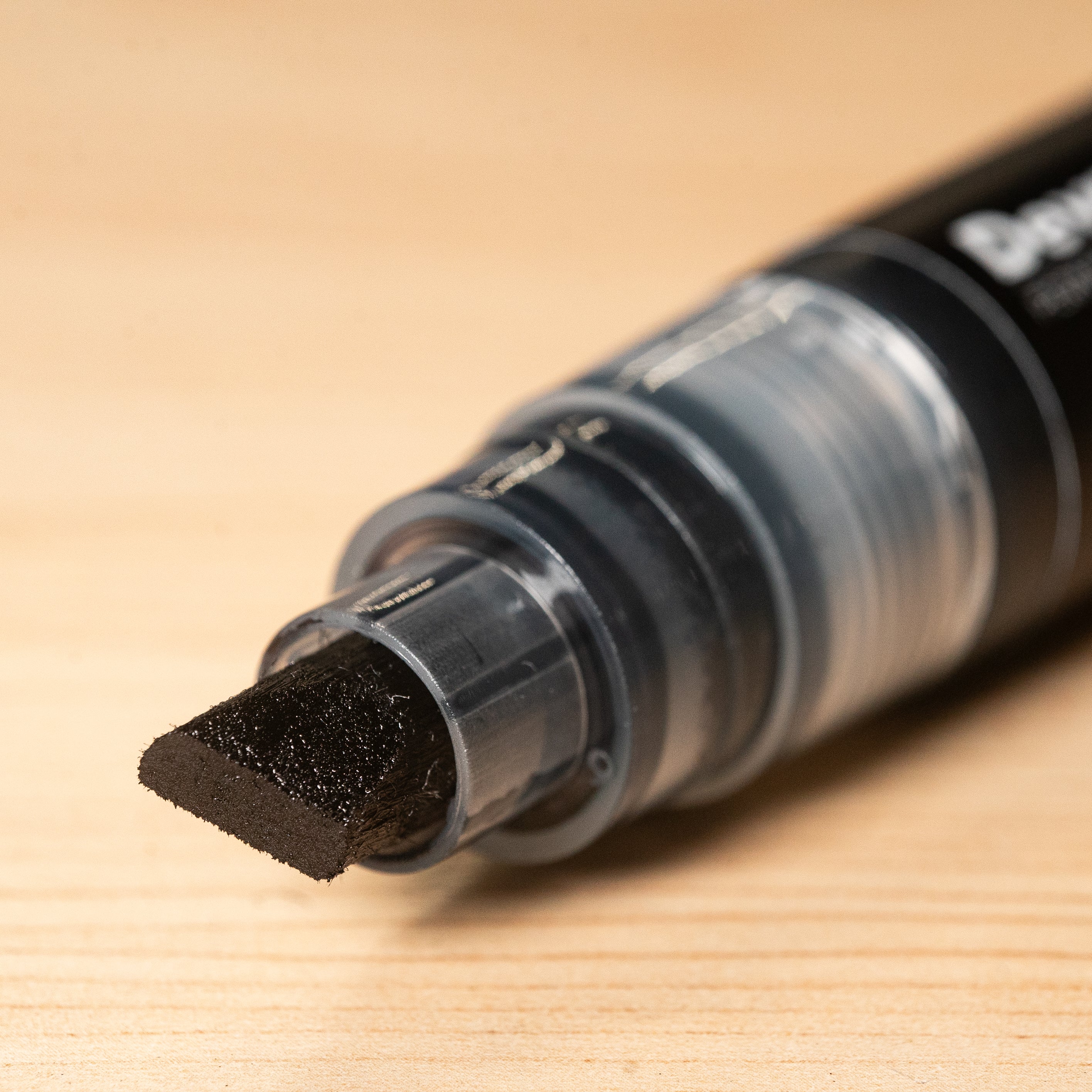 MARKERS, PENS & REFILLS